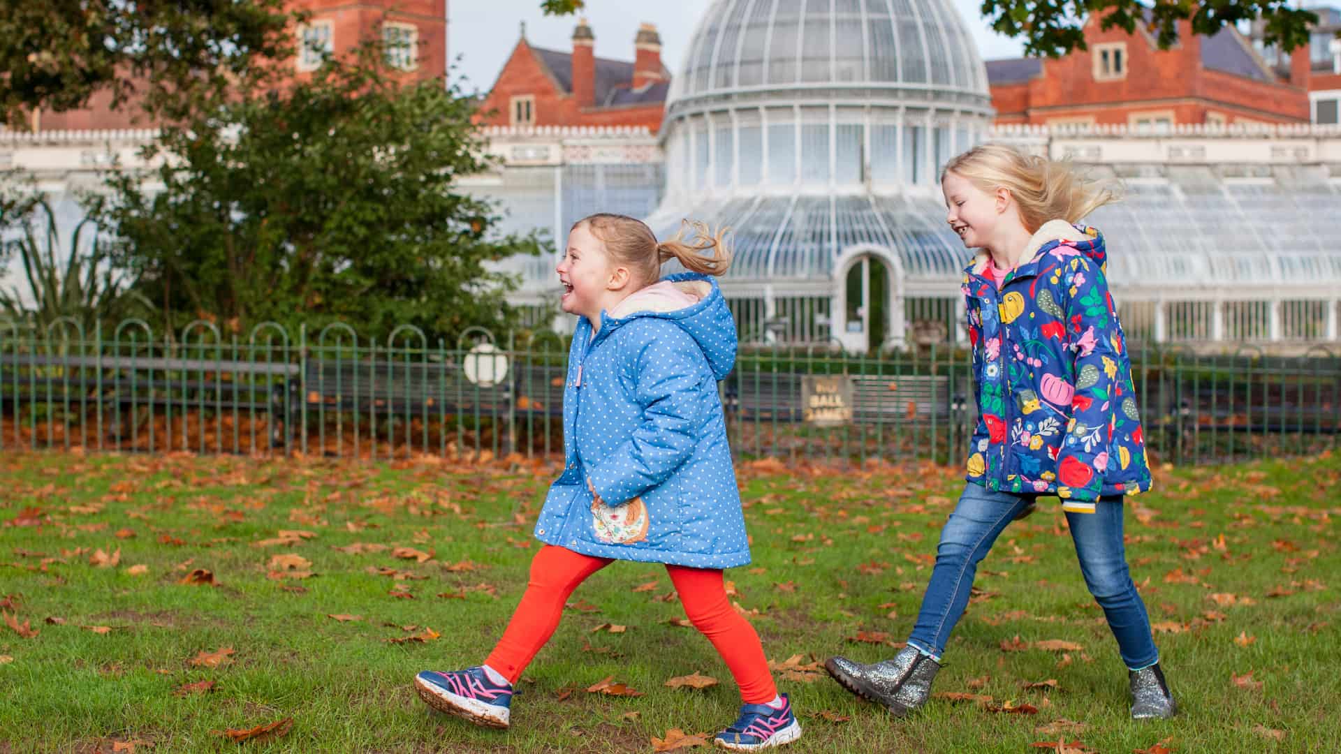 Fostering in Northern Ireland | Barnardo's